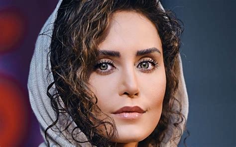 ویدئو فیلمی عجیب از الناز شاکردوست در روزهای اول ورود به سینما