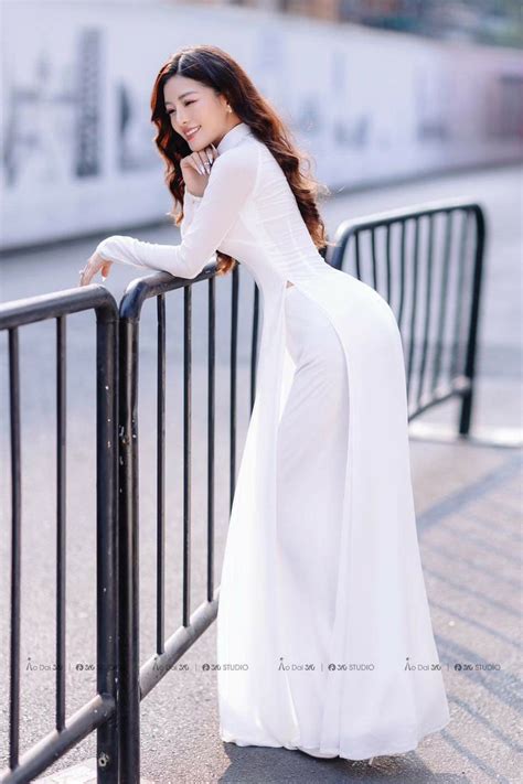 ボードÁo Dài Trắngのピン2024 アオザイ 女の子 かわいい