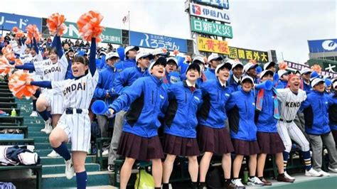 《第96回センバツ》群馬・健大高崎ナインに熱視線 3年ぶり校歌に歓喜 チア衣装も一体感 上毛新聞電子版｜群馬県のニュース・スポーツ情報