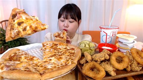 시청자분이 추천해주신 피자헛 페퍼로니 팬피자 치즈추가 롯데리아 갈비후라이드 오징어링 마늘소스 양념치킨소스 먹방 Pepperoni Pan Pizza Mukbang Youtube