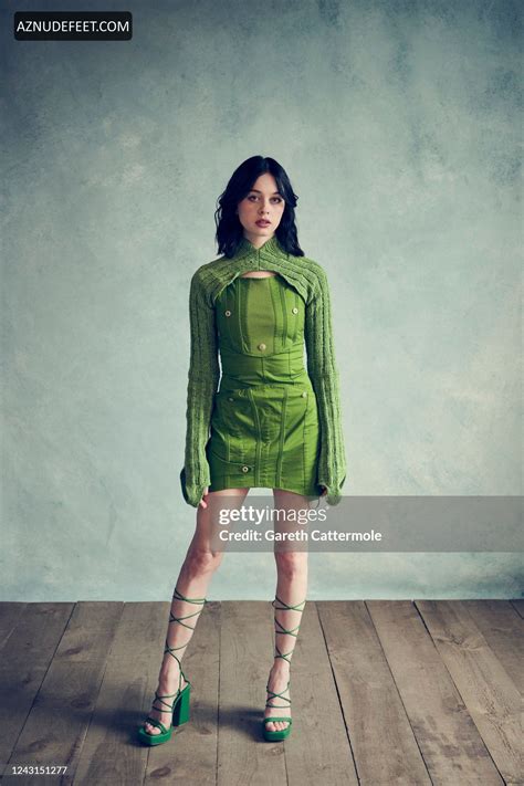 Amanda Fix Feet Aznudefeet