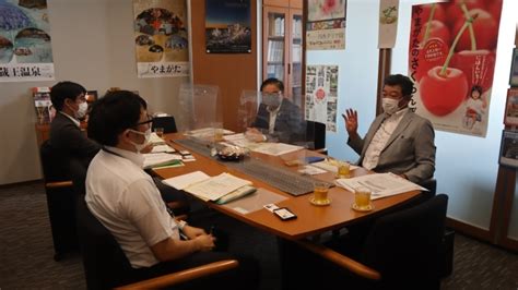 9 14 水 午前、鶴岡市の養豚農家「五十嵐ファーム」の五十嵐さんにご同席をいただきながら、農水省から「養豚飼料への補助」「肉豚経営安定交付金