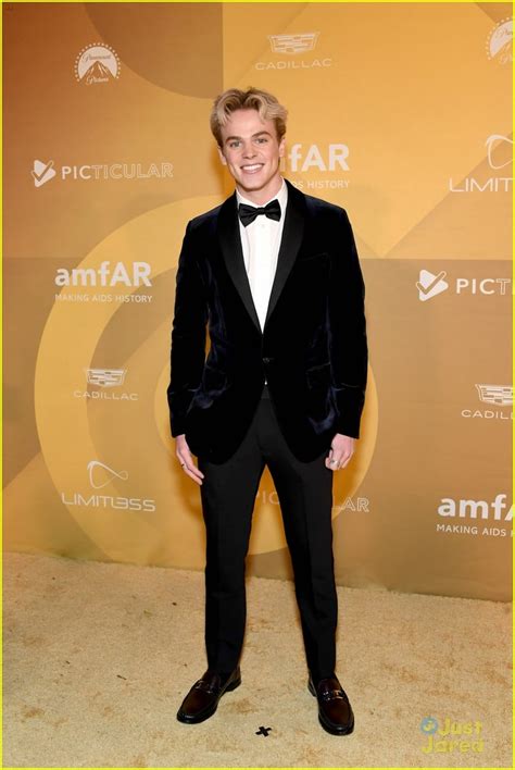 Madison Beer Alexis Ren Chris Olsen Go Glam For AmfAR Gala Los