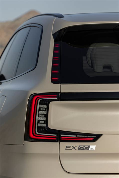 Volvo Ex90 全新電動休旅車：家庭式環繞音響、空氣淨化系統、超智能安全雷達等頂級配置一次看！ Gq Taiwan