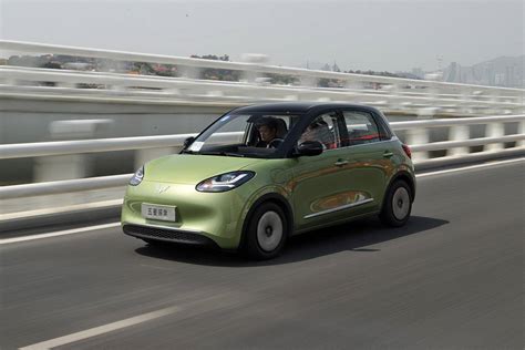 大五座纯电新车，搭载100kw电机，宝骏云朵杠上了比亚迪海豚搜狐汽车搜狐网