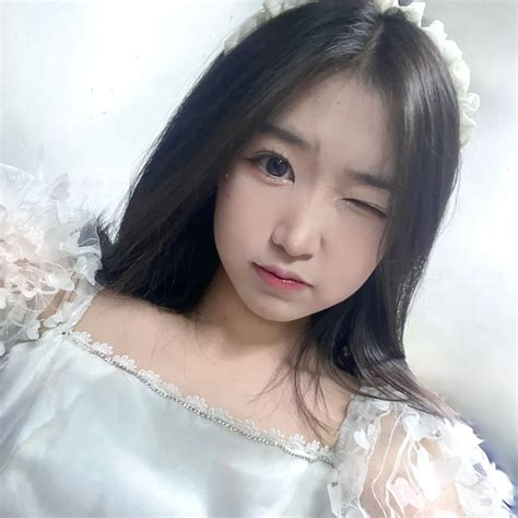 💐𝐒𝐮𝐠𝐚𝐫𝐆𝐢𝐚💎🍭 子璇 Avarice0320 💗⁡ 20060320♓️⁡⁡ ⁡⁡ 這是我們二年級的團員！⁡⁡ 綽號是璇璇子🥳⁡ 很溫柔 喜歡幫助別人 ️ ⁡ 是很會拍照