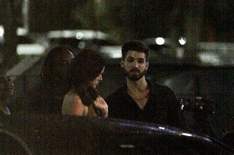 Bruna Marquezine e João Guilherme mostram intimidade em gravação em