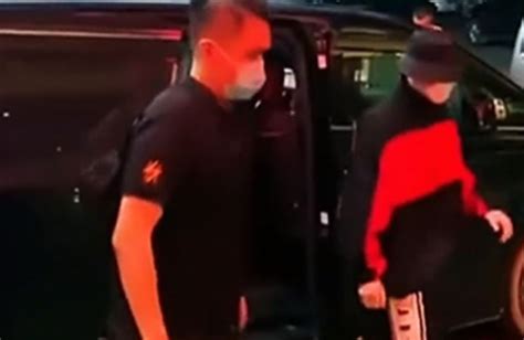 李易峰獲釋畫面瘋傳！戴帽遮臉「低調狼狽」粉絲哽咽哭喊：加油 娛樂星聞