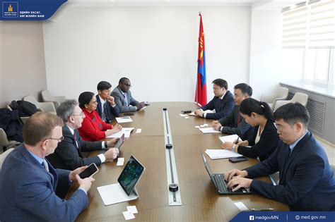 Эдийн засаг хөгжлийн яамны Төрийн нарийн бичгийн дарга И Батхүү өнөөдөр Дэлхийн банкны Зүүн Ази