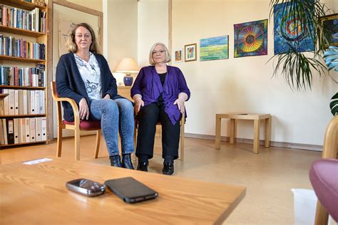 Nyheter Grete Nome Grete Og Eva Lill Hevder De Får Fysiske Plager Av