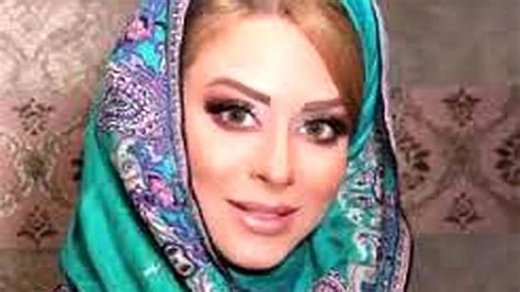 زیبایی خیره کننده این خانم بازیگر ایرانی در 40 سالگی او با سرعت به