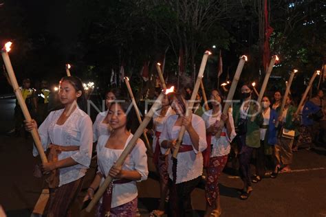 Kirab Bendera Merah Putih ANTARA Foto