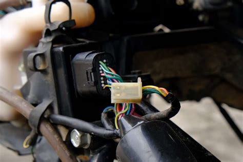 Jalur Soket CDI Vega ZR Cara Memperbaiki Masalah Mesin Motor Versus Beda