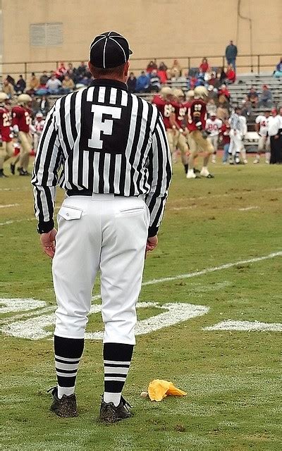 Technical Foul Nfl Throws Flag On New Old Houston Cougars Uniform