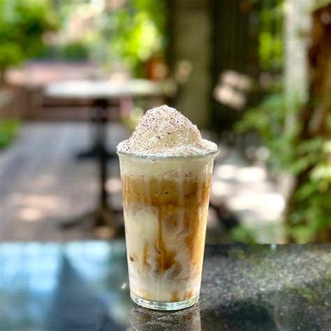 테라로사 Terarosa Coffee 테라로사가 새롭게 선보이는 여름의 맛 🌞 🧊 Ice Break 🧊 사르르 내린 눈꽃우유가 눈길을 사로잡는 테라로사의 신메뉴 아이스