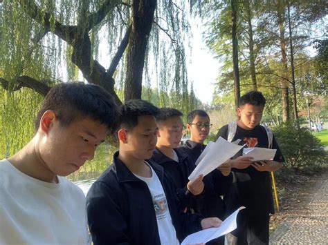 马克思主义学院组织开展纪念毛泽东诞辰130周年诗词诵读研学活动 长沙航空职业技术学院