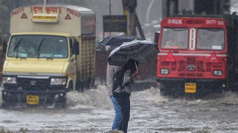 Imd Predicts Heavy Rain In Mumbai On Wednesday Red Alert For Thane