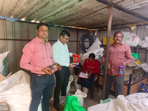 Nashik Gutka Pan Masala Worth ₹256 Lakh Seized See Photos