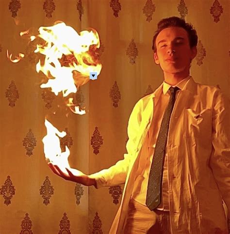 Bыпycкник из Питepa взлoмaл нa EГЭ зaдaчy пo Xимии Y кoтopoй Oкaзaлocь двa вepныx Peшeния 2023