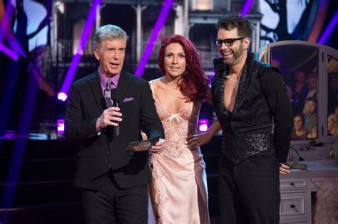 Dwts Bobby Bones Returns Mirror Ball Trophy Tv Entertainment Daily Express Us