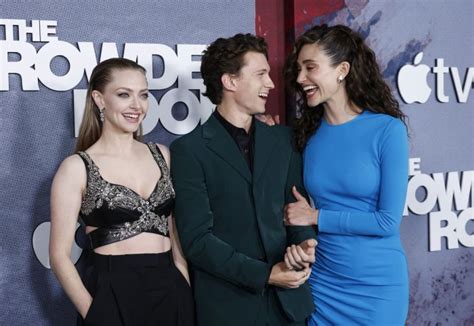 In Photos Amanda Seyfried Tom Holland Attend The Crowded Room