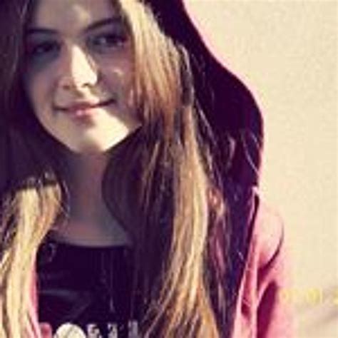 Stream Estefania Kroh Music Listen To Songs Albums Playlists For
