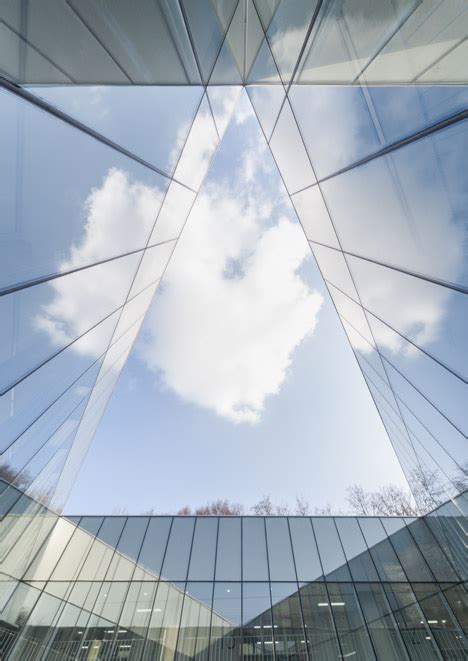 triangle school by nameless architecture has a three sided courtyard
