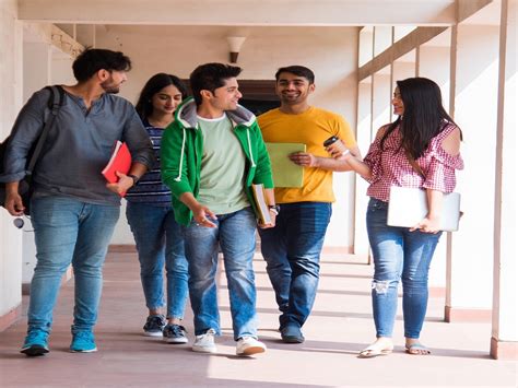 जेएनयू हॉस्टल में अब रात 11 बजे के बाद छात्राओं का प्रवेश नहीं प्रशासन
