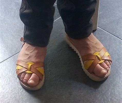 My Feet In Brownyellow Sandals 6 By Beipiedini On Deviantart