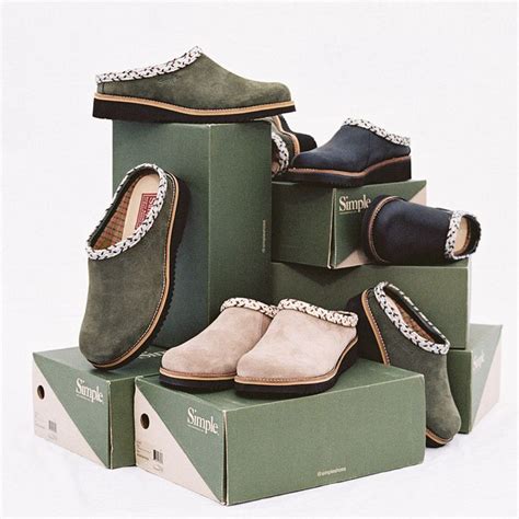 Pin By Pinner On Accessories Simple Shoes Clogs Women Shoes