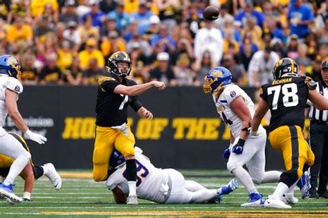Iowa Vs Iowa State Free College Football Live Stream Tv Spread How