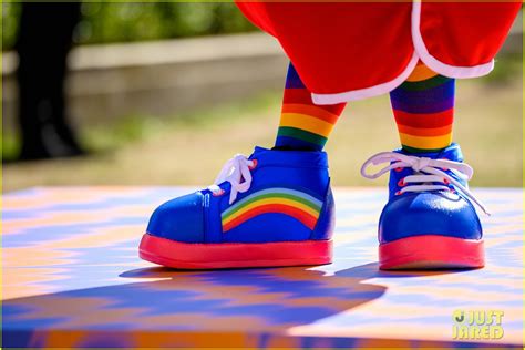 Steve Carell His Fave Minions Kevin Stuart Promote Minions The Rise Of Gru In London