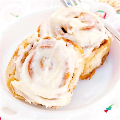 Cinnamon Rolls With Cream Cheese Icing Cinnabon Copycat Lanas Cooking
