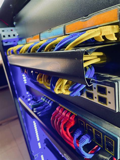 تجهیزات شبکه شرکت آرمان ارتباطات ایده آل