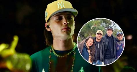 Paparazzi insiste en que Peso Pluma sí estuvo en rehabilitación exhibe FOTOS y supuestas