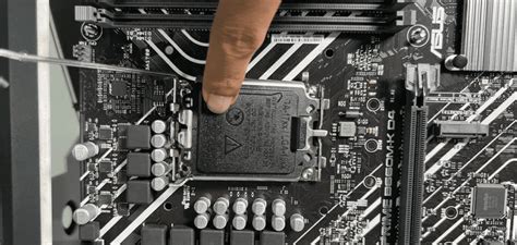 How To Install An Intel Cpu On Your Motherboard Tech To Geek