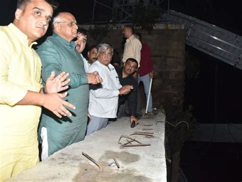 Morbi Suspension Bridge Collapsed 97 Feared Dead 400 Feared Drowned