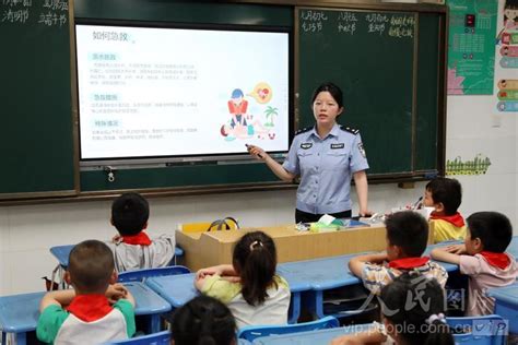 江苏扬州：学习防溺水 安全过暑期 人民图片网