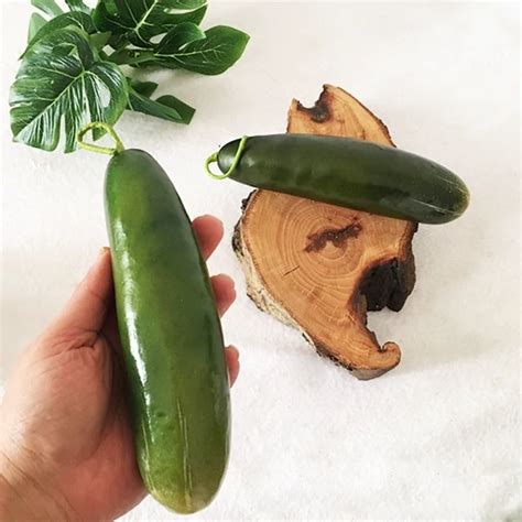 خرید و قیمت میوه مصنوعی خیار سالادی بسته دو عددی قد 18 سانت عرض 4سانت از غرفه تخته چوب