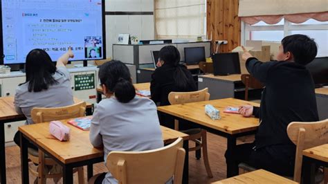 피치마켓and신한카드 어린이 청소년 시니어까지 디지털금융 취약 계층 위해 교육 진행 Kollo