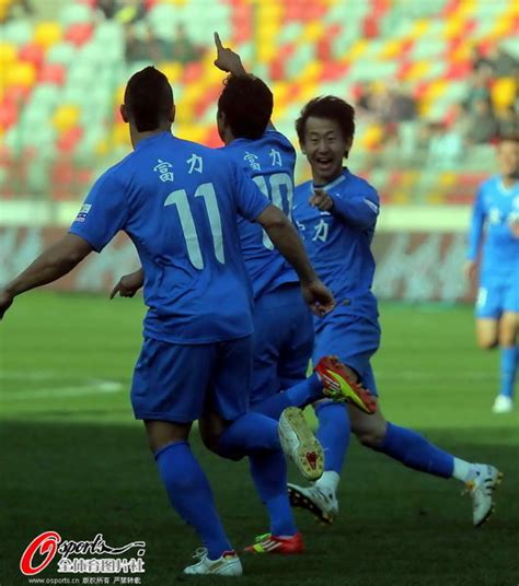 中超给力镜：富力强势再度登顶 保隆发泄砸玻璃 搜狐体育