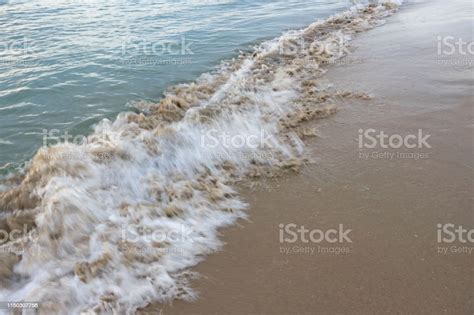 바다의 생태계 환경 아름다움과 함께 해 안에 있는 작은 어촌 보트 가리기에 대한 스톡 사진 및 기타 이미지 가리기 경관