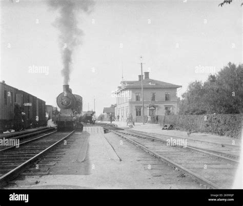 The Station Opened For Traffic 7 Dec 1875 In 1939 The Station House