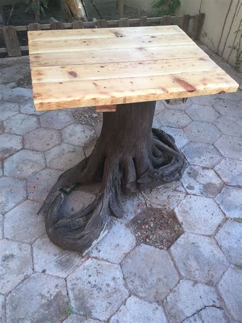 Mesa con tronco de arbol Mesa de tronco de árbol Mesa de tronco
