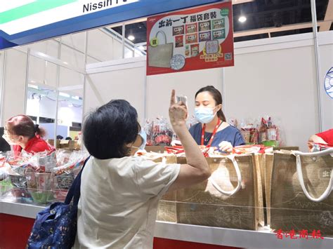 美食博覽煞科丁財兩旺 市民把握最後機會入場掃貨 — 識港