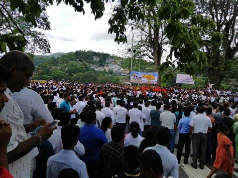 Sri Lanka Tweet 🇱🇰 💉 On Twitter Massive Crowd Gathering In Kandy To