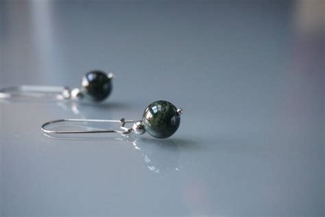 Обеци от тъмно зелен турмалин