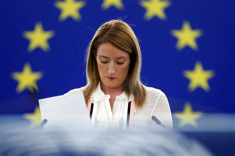 Euronews Роберта Мецола осъди вандализма срещу Дома на Европа в София