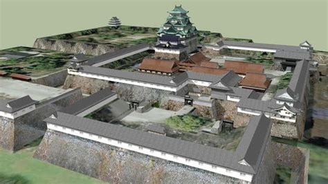 豊臣への抑えとして藤堂高虎に縄張りさせた名古屋城は 直線的な方形の防御プランにより史上最強の防御力を誇った。 江戸時代の軍学者には酷評されたが