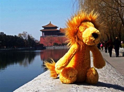 라이온브리지의 마스코트인 사자 Lenny는 라이온브리지코리아 Lionbridge Korea